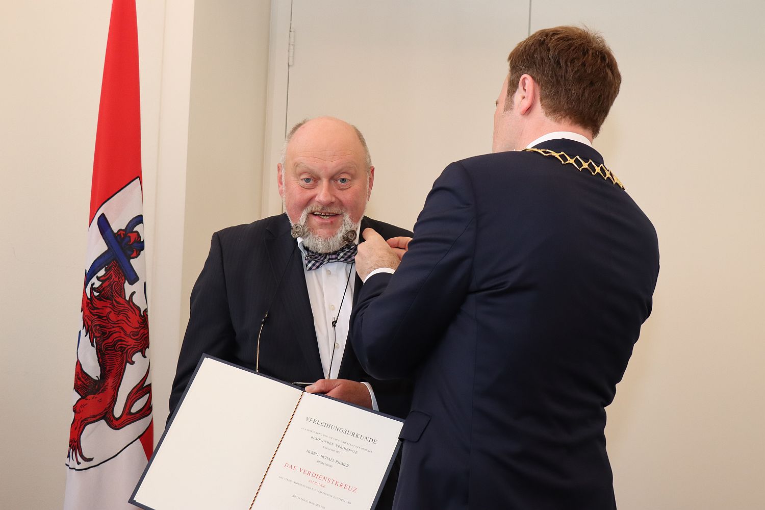 Bundesverdienstkreuz für Düsseldorfs großen Netzwerker: Michael Riemer ...