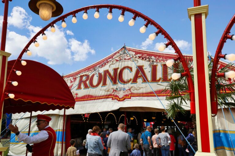 Der Circus Roncalli kommt nach Düsseldorf und feiert sein 50-jähriges ...