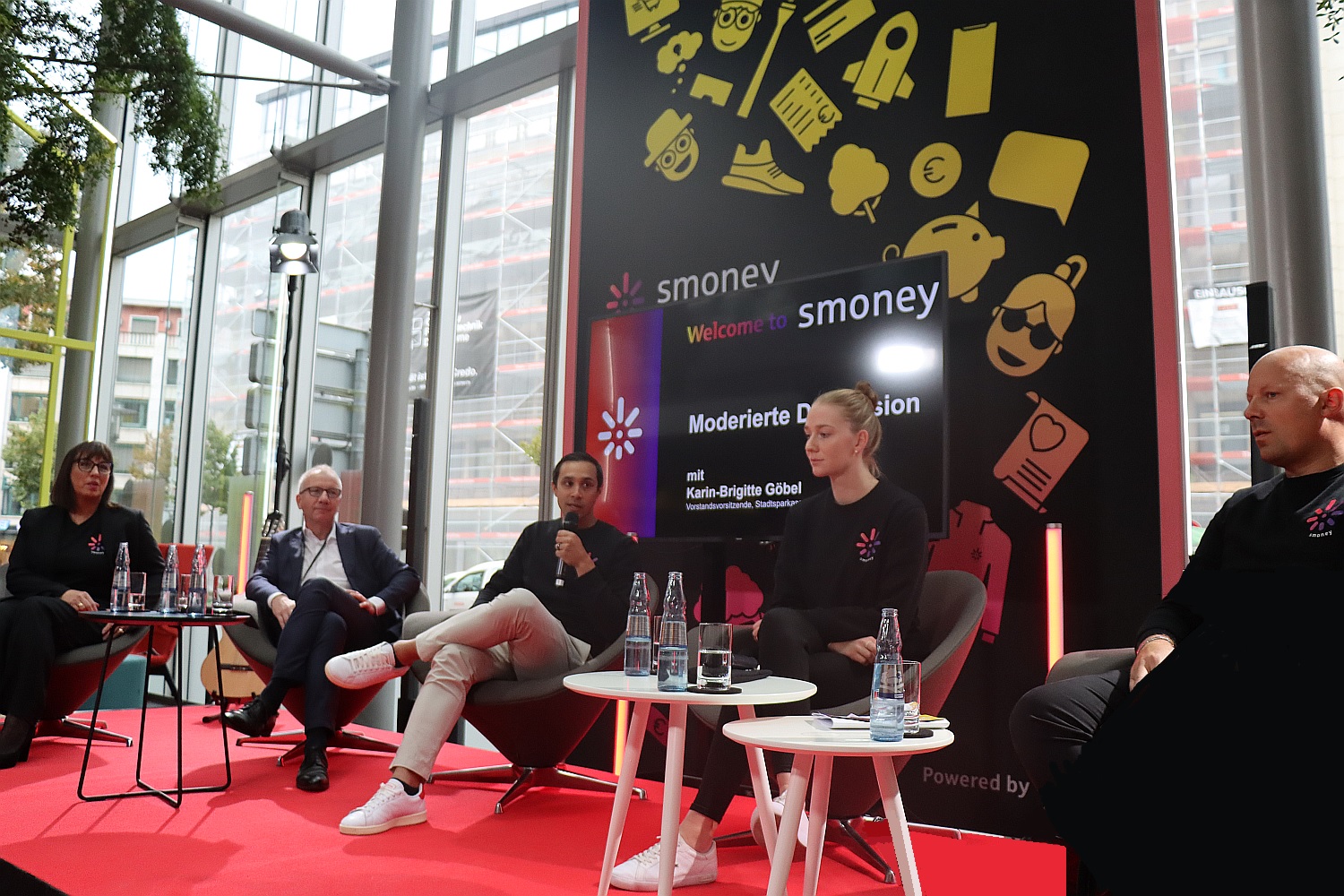 Düsseldorf: Smoney - neue Marke für junge Sparkassenkunden - Ddorf ...