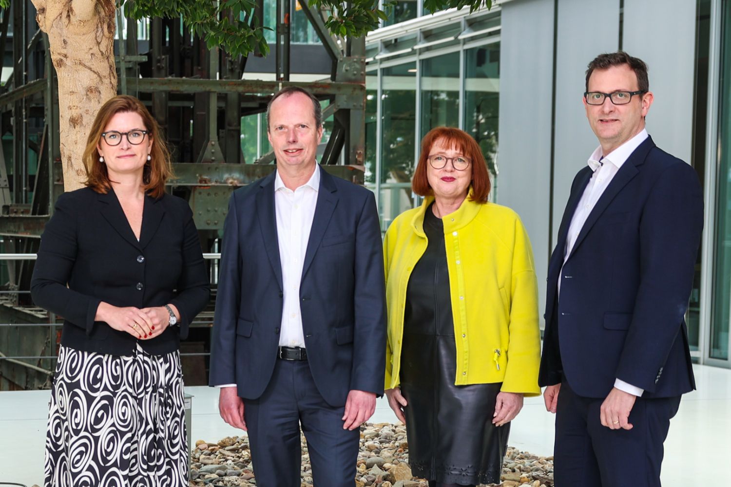 Düsseldorf: Vorstandstrio der Stadtwerke wieder komplett - Ddorf ...