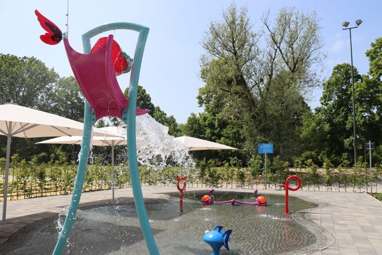 Düsseldorf Benrath: Das Freibad öffnet zu Pfingsten - Ddorf-Aktuell ...