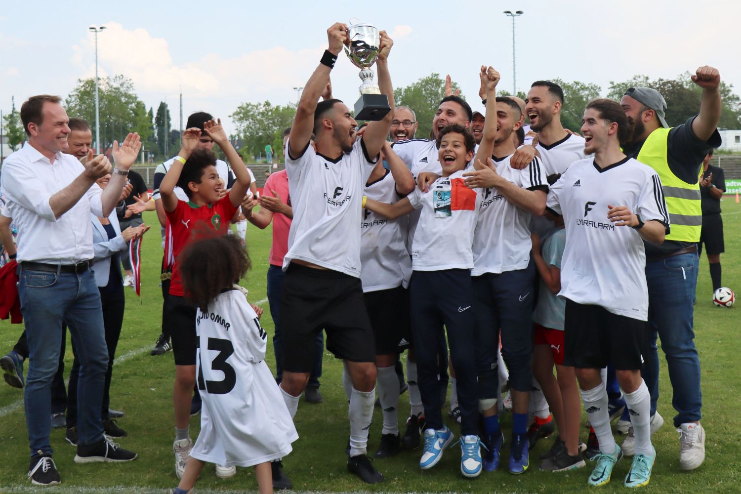 Düsseldorf Benrath: Über 10.000 Besucher*innen beim Sommerfest des KDDM ...