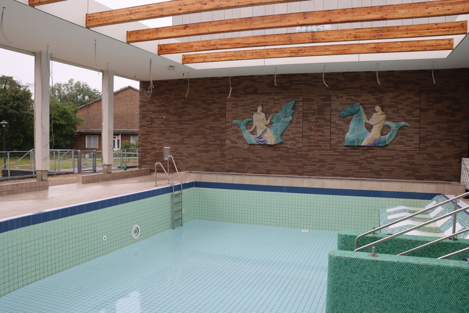 Düsseldorf: Das Hallenbad in Benrath ist eröffnet - Ddorf-Aktuell ...