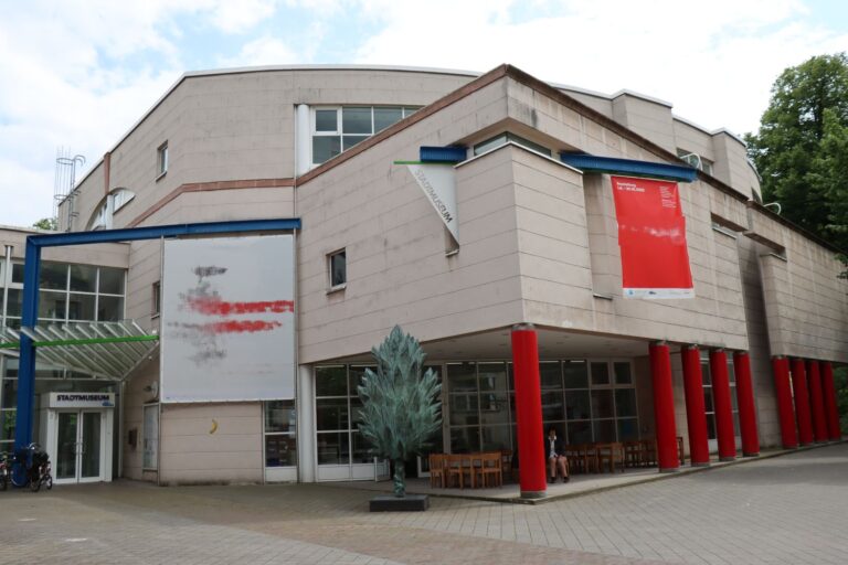Düsseldorf: Die Kunsthalle wird saniert, deshalb zieht das Köm(m)ödchen ins Stadtmuseum - Ddorf ...