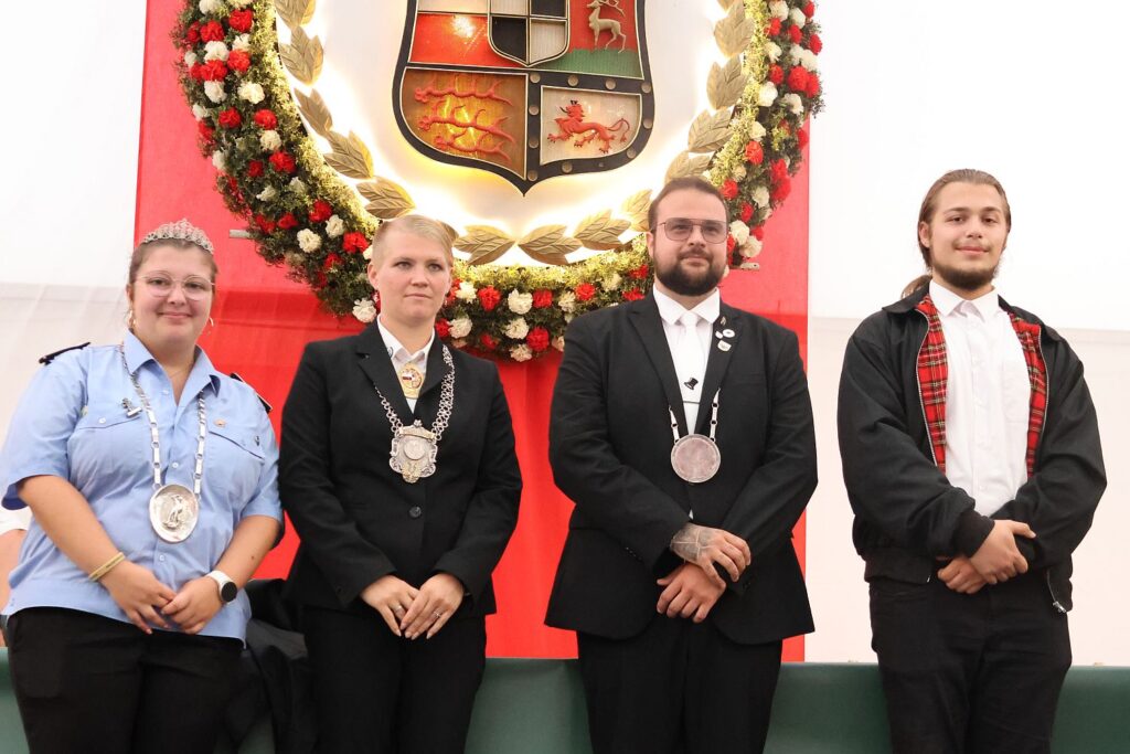 Düsseldorf: Die IGDS feiert zwei neue Stadt-Könige - Ddorf-Aktuell ...